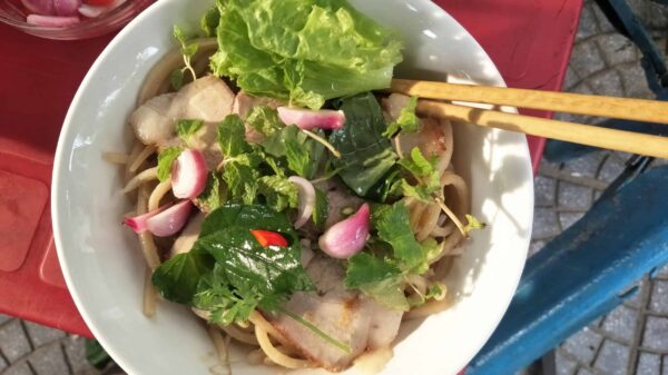 Vietnamese Street Food | 23 Must Try Dishes & Snacks!