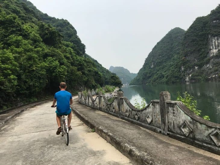 The Cheapest Halong Bay Tour for Backpackers - The Verdict!
