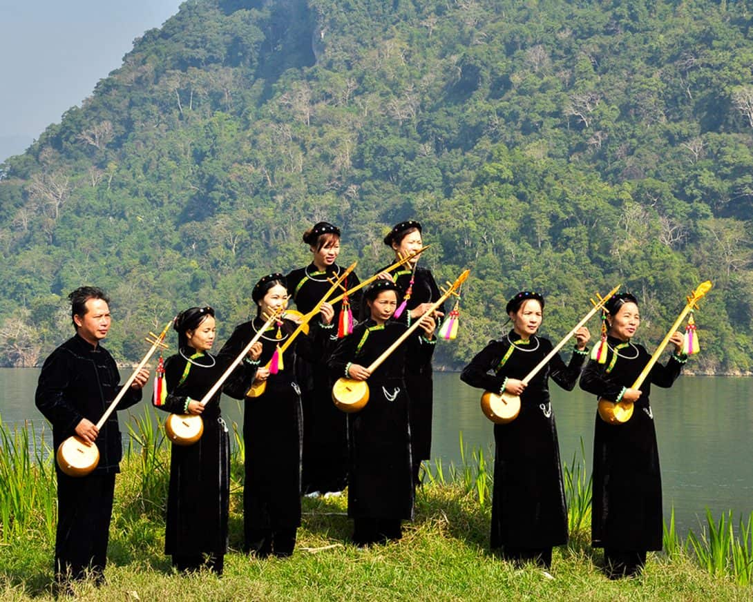 Visit the magnificent Ba Be National Park, meet the local Tay People!