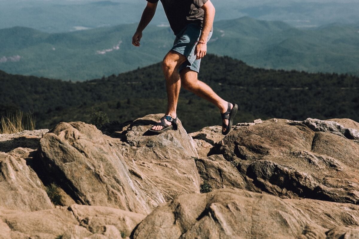 Best Travel Shoes: Top Choices for Men & Women!