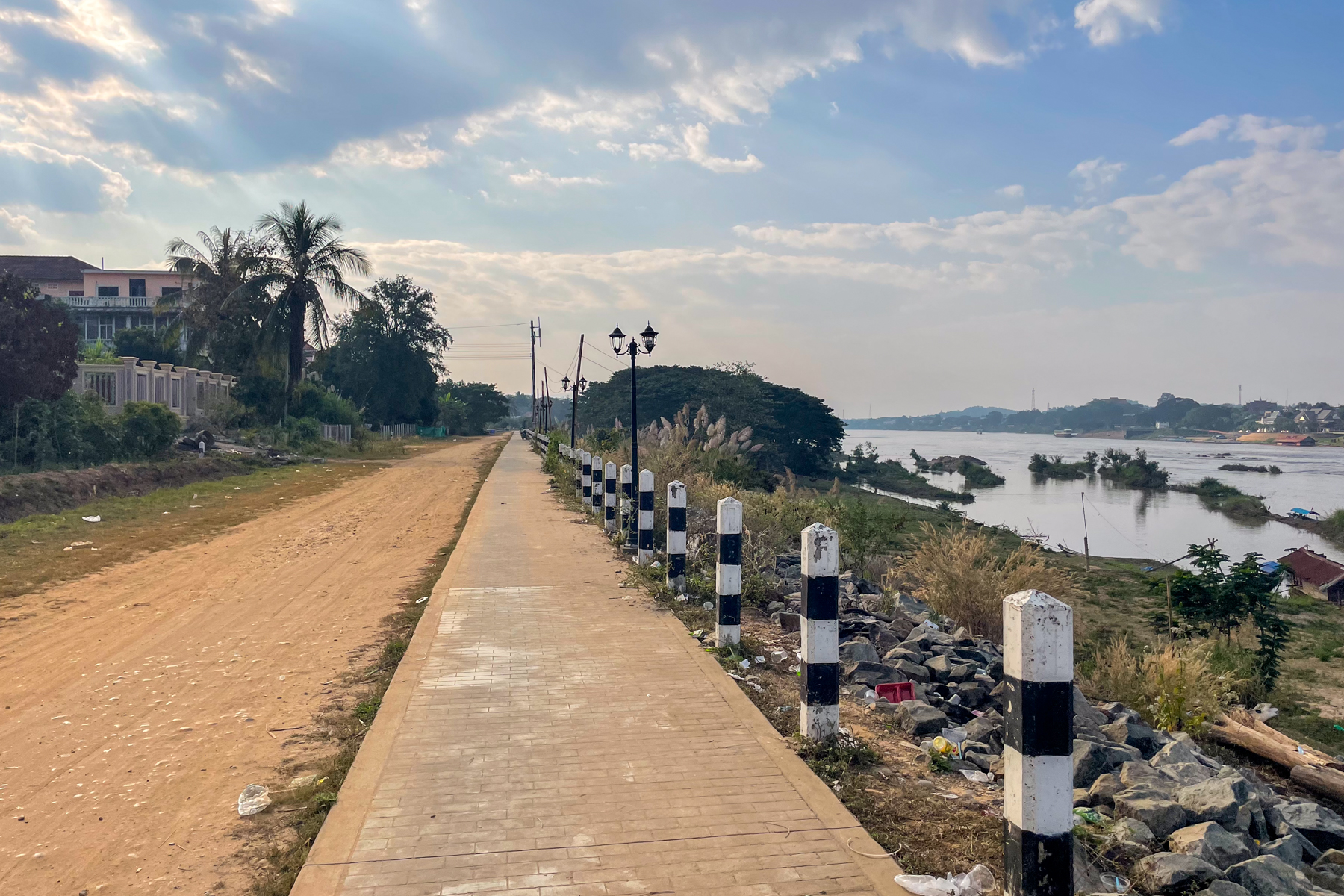 Huay Xai (Houayxay), Laos – Travel Guide