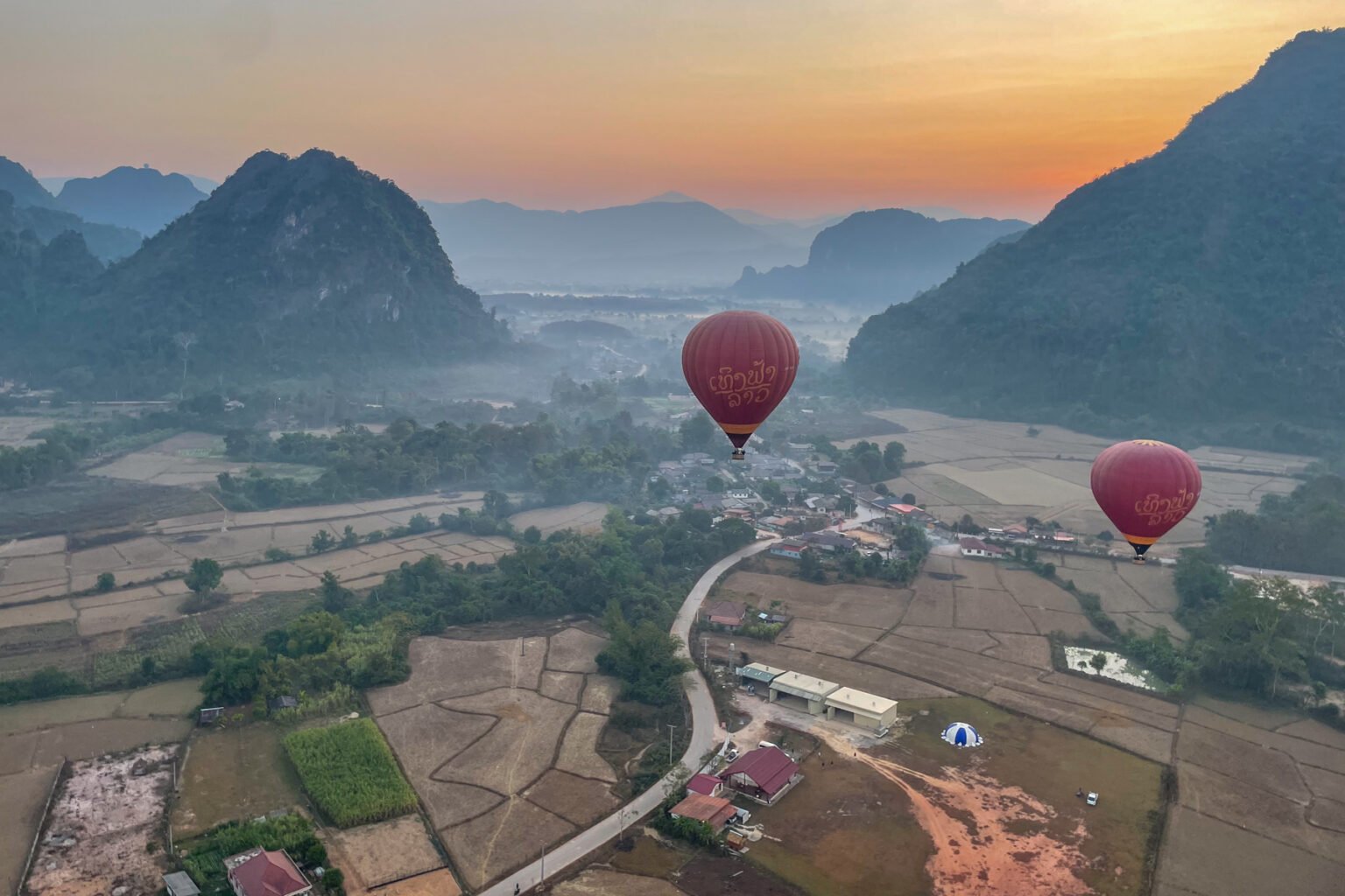 Hot Air Ballooning in Vang Vieng, Laos – Up and Away!
